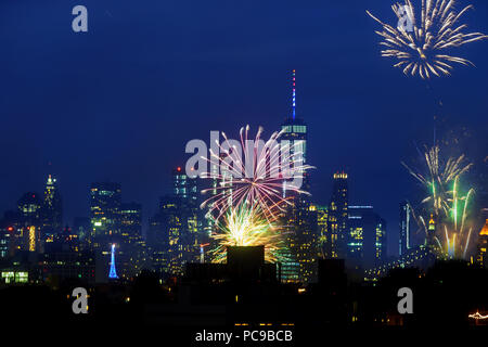 fireworks above the Manhattan skyline Stock Photo - Alamy