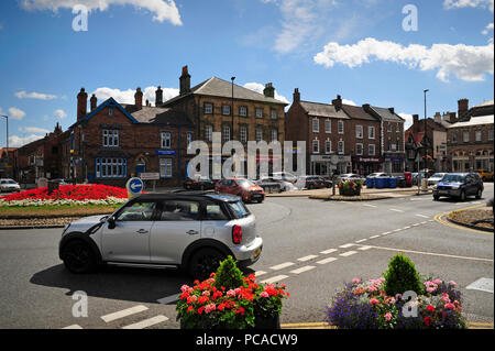Northallerton High Street and shops, North Yourkshire Stock Photo - Alamy