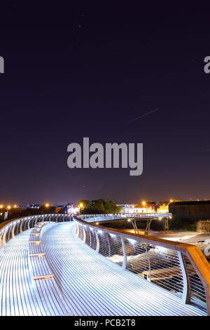 Castleford Footbridge over the River Aire Stock Photo - Alamy