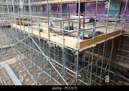 August 2018 - Scaffold loading platform to lift good and materials to ...