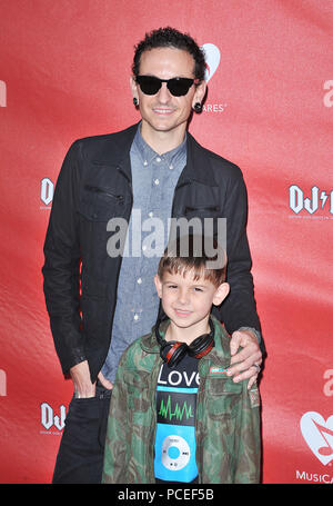 Chester Bennington, Talinda Bennington, Tyler Lee Bennington arriving ...