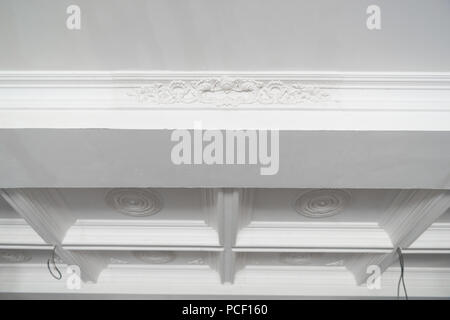 unfinished plaster molding on the ceiling. decorative gypsum finish ...