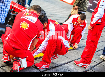 Formula 1 Shell V-Power Santander Mahle Fiat Ferrari Pirelli Pzero ...