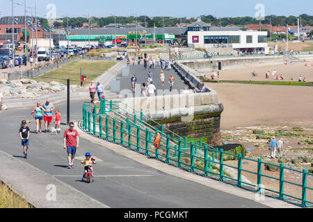 Seaburn Beach and promenade, Seaburn, Sunderland, Tyne and Wear ...