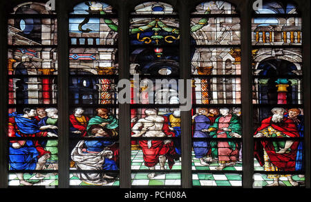 Saint Thomas stained glass window in St Thomas Church Fifth Avenue New ...