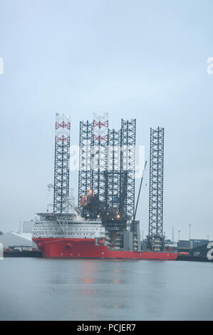 crane vessel for offshore platform installation Stock Photo - Alamy