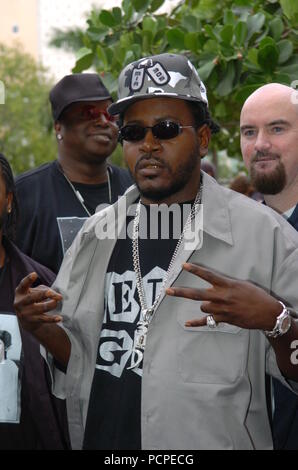 MIAMI - OCTOBER 10: Trick Daddy arrives at the 2004 Source Hip-Hop ...