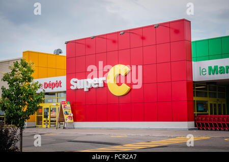 super c grocery store quebec canada Stock Photo: 214407044 - Alamy