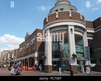 Entrance to Intu Watford Shopping Centre, High Street, Watford Stock ...
