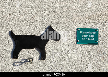 Please keep your dog on a lead, sign Stock Photo: 62008018 - Alamy