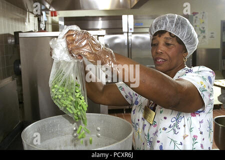 August 1999 - Food Service Personnel At Work Stock Photo - Alamy