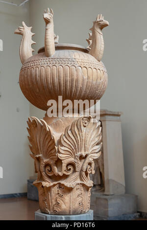 Funerary Lebes-kalpe, Cemetery Urn, Grave Enclosure Athenian Family ...