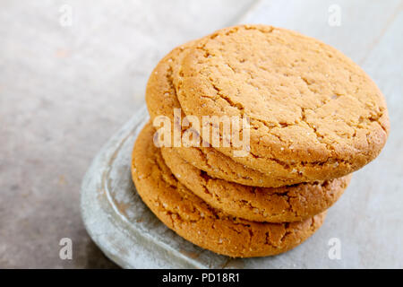 ginger snap biscuits Stock Photo - Alamy