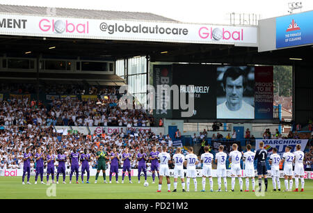 Leeds fans applause for former Leeds United player, Terry Yorath, who ...
