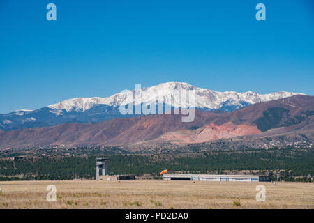 The beautiful landscape from the Ackerman Overlook, Colorado Springs ...
