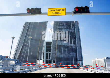 Drawbridge Signal traffic light Stock Photo - Alamy