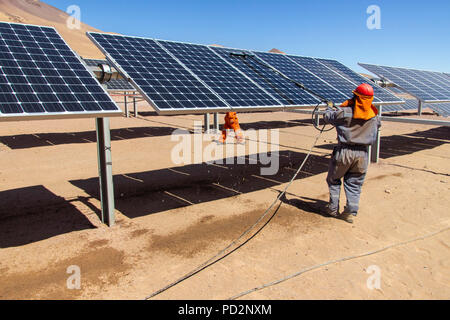 Machine cleaning PV modules, Solar Energy technology to reduce CO2 ...