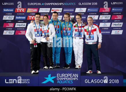 Germany's Lou Massenberg and Maria Kurjo with their silver medals after ...
