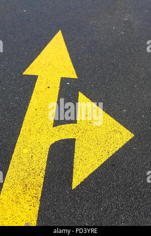 Yellow Arrows, Yellow Road Marking Stock Photo - Alamy