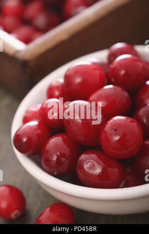 preparing fresh cranberries Stock Photo - Alamy
