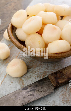 peeled water chestnuts Stock Photo - Alamy