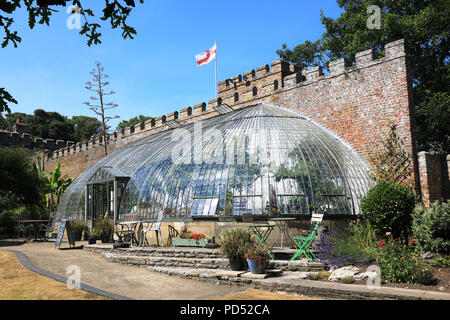 The Italianate Glasshouse in King George VI Memorial Park, Ramsgate, UK ...