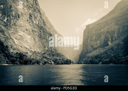 Rocks of Sumidero Canyon National Park, Chipas, Mexico Stock Photo - Alamy