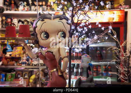 Dromana Drive in Cinema's 50s diner Stock Photo - Alamy