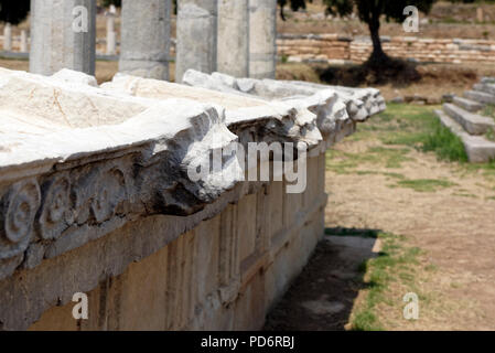 The frieze (triglyphs – metopes) and architraves of a Doric Stoa at ...