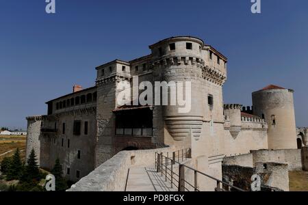 Cuellar, Spain. 7th Aug, 2018. Tourists visit the Castle of Cuellar, in ...
