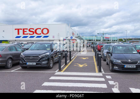 Tesco supermarket in Wilton Shopping Centre, Wilton, Cork, Ireland ...