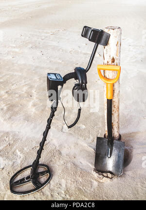 Metal Detector and spade Stock Photo: 13527168 - Alamy