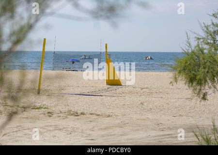 Perea, Thessaloniki, Greece. 7th Aug, 2018. A woman is seen sitting in ...