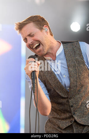 Kaiser Chiefs lead singer, Ricky Wilson at the Pub during the Park's ...
