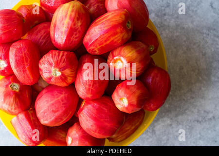 Whole Peeled Tomatoes in Yellow Bowl. Organic Food Stock Photo - Alamy