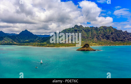 Aerial view of Oahu's coastline and Mokoli'i Island (previously known ...