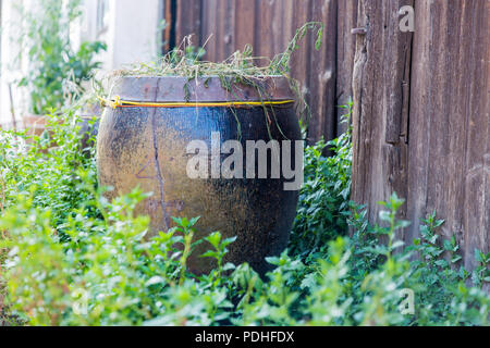 Rugao, Rugao, China. 10th Aug, 2018. Rugao, CHINA-The giant bronze ...