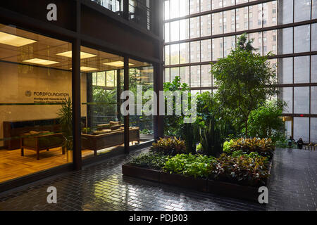 Ford Foundation headquarters Building Stock Photo - Alamy