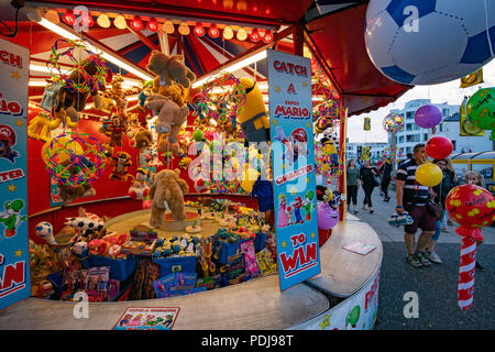 An amusement arcade on the Worthing seafront Stock Photo - Alamy