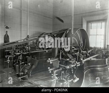 Crossley gas engine. 19th-century artwork of a British design of gas ...