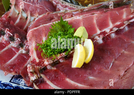 Maguro Nakaochi (Tuna Rib Stock Photo - Alamy