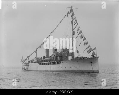 HMAS Geranium by Allan Green SLV H91.325 1603 Stock Photo - Alamy