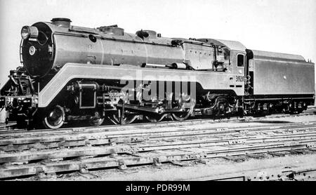 NSWGR Class C.38 Locomotive Streamlined Stock Photo - Alamy