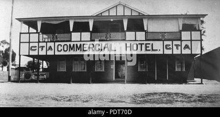 1 166707 Commercial Hotel at Toogoolawah, ca. 1930 Stock Photo - Alamy