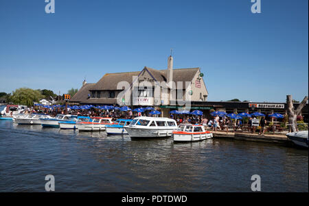 Norfolk Broads pubs inns - The ferry Inn, Horning on the River Bure ...