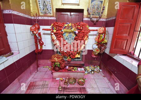 Image of Kali in Kankalitala mandir sanctum near Prantik railway ...