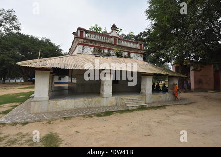 Shiva mandir at the Kankalitala mandir complex near Prantik railway ...