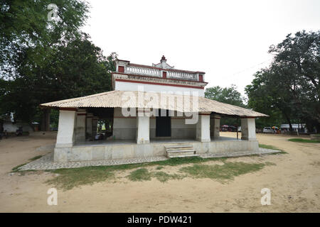 Shiva mandir at the Kankalitala mandir complex near Prantik railway ...