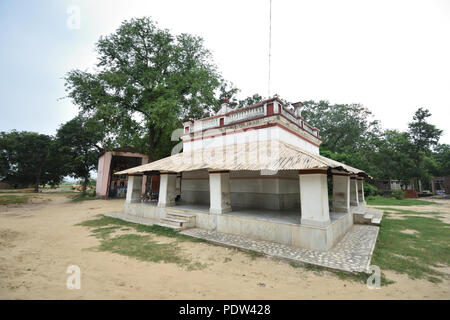 Shiva mandir at the Kankalitala mandir complex near Prantik railway ...