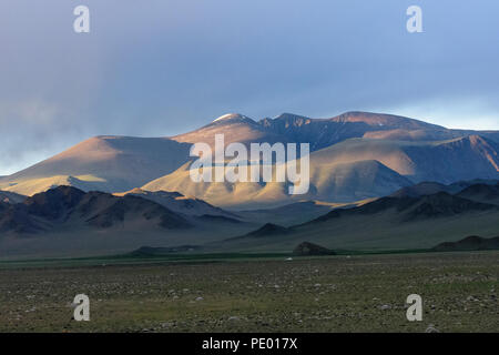 Landscape in the province Bayan-Ölgii, Mongolia Stock Photo - Alamy